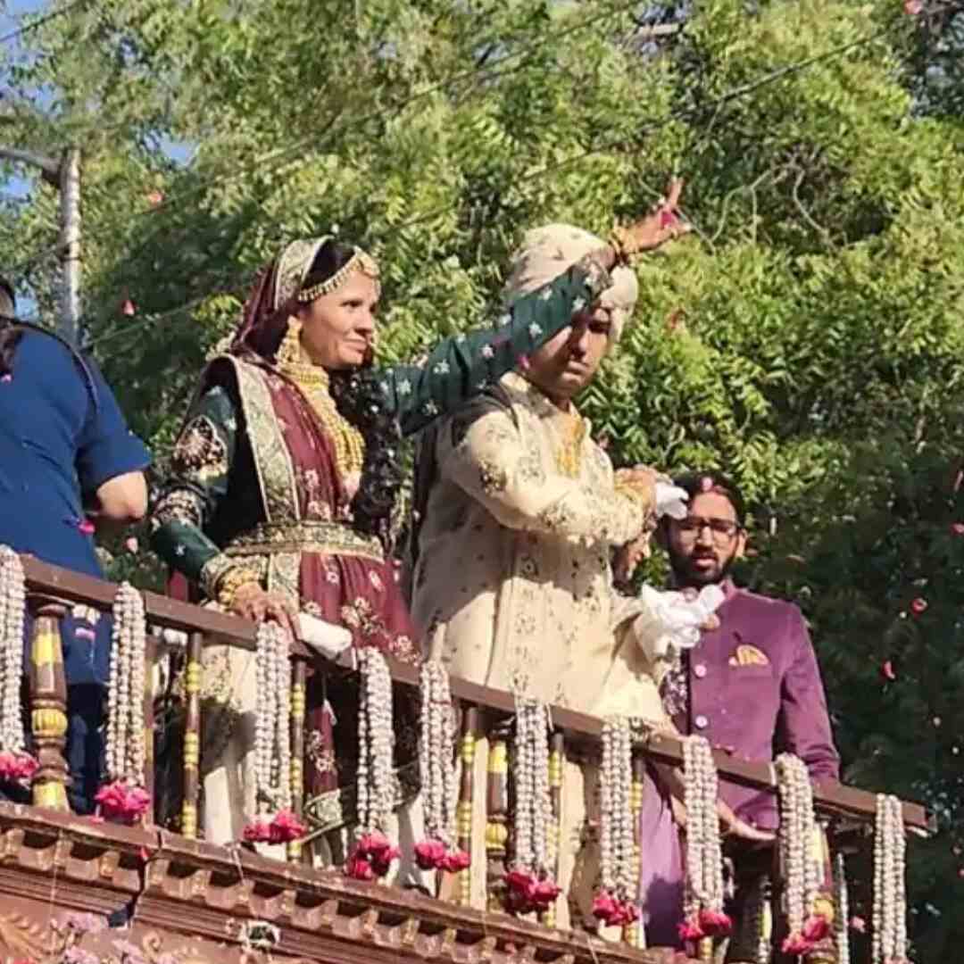 Couple Donate Rs. 200 Cr & Become Monks